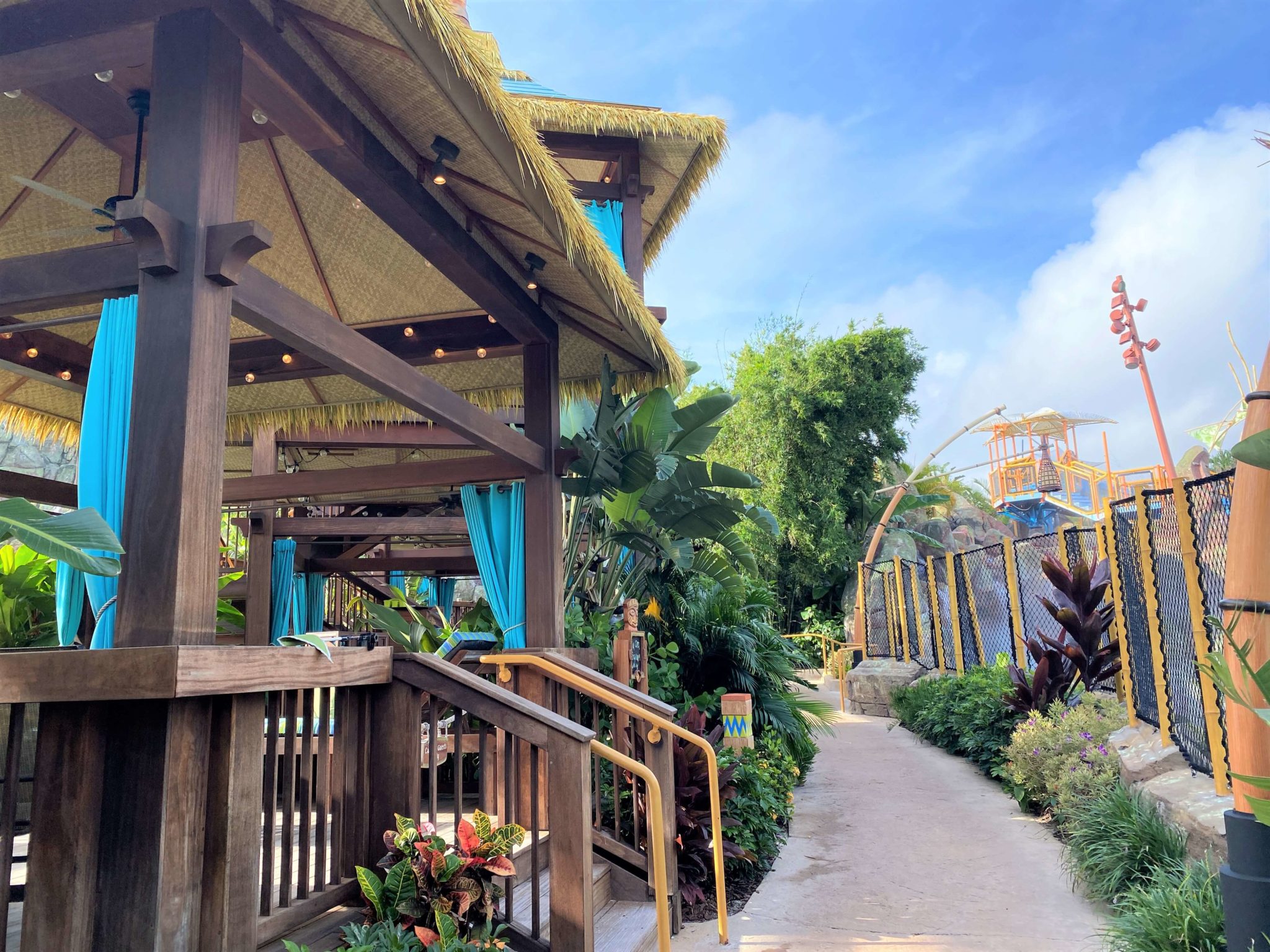 Have the Best Day at Universal's Volcano Bay - Tips for Couples