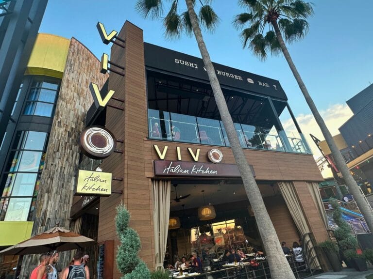 Things to Do at CityWalk Orlando at Night: Dining, Drinks, and Date ...